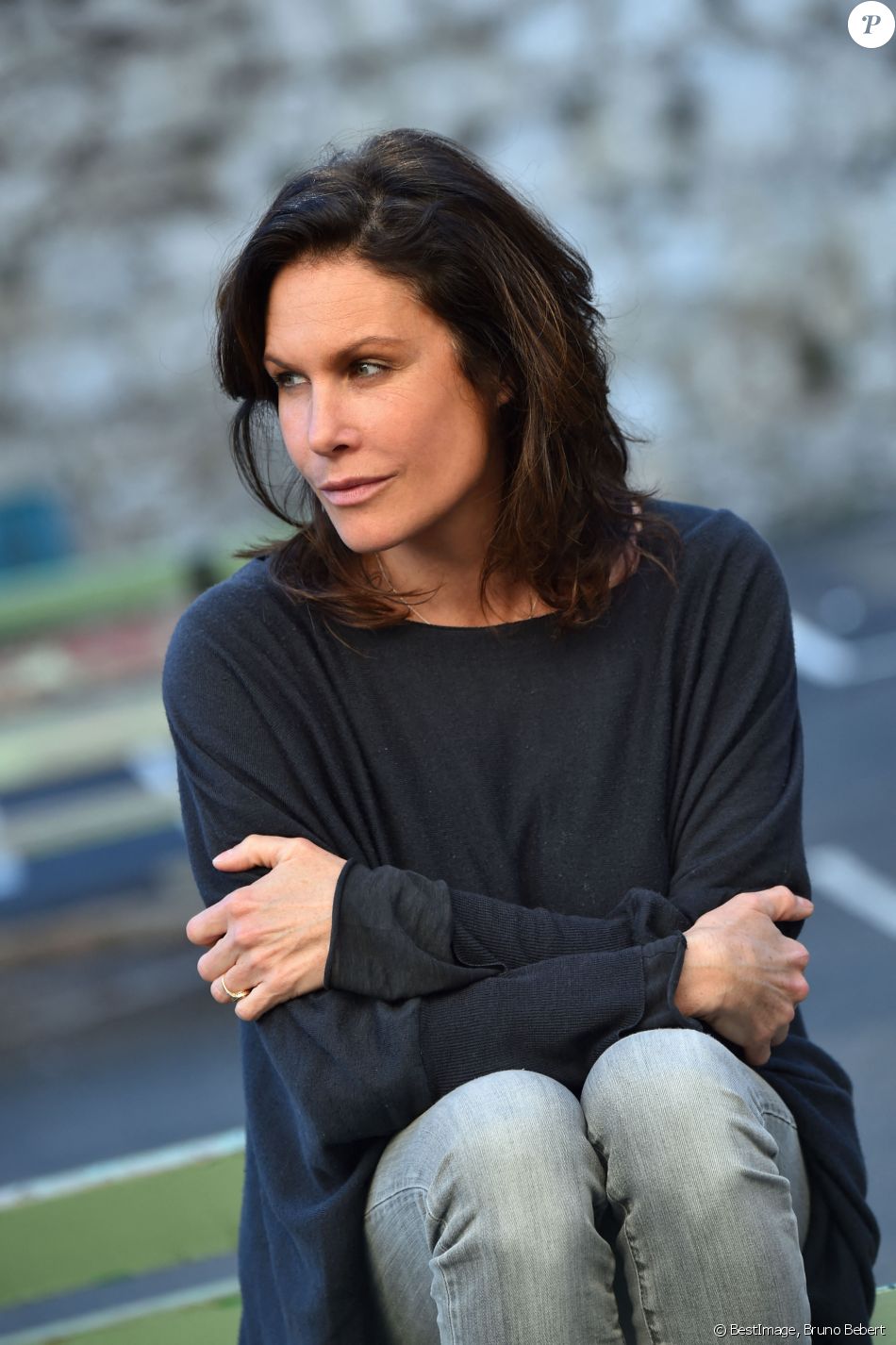 Astrid Veillon en froid avec sa mère depuis des années : "On ne se ...