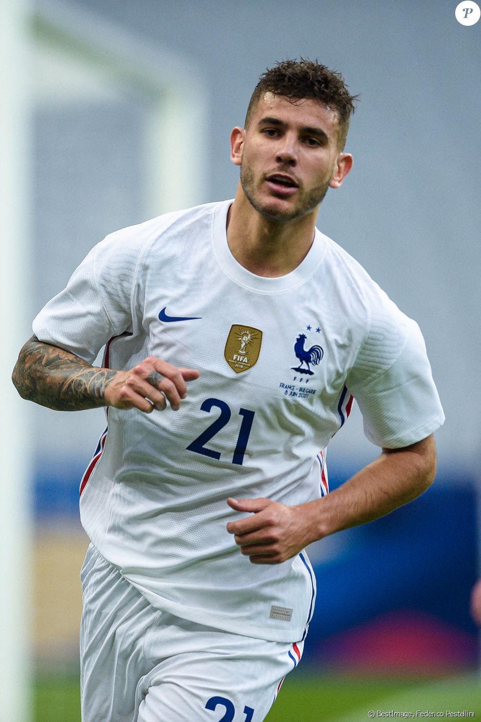 Lucas Hernandez : Nouvelle coupe de cheveux très originale pour oublier ...