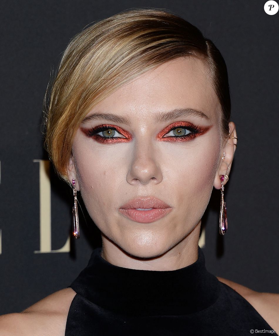 Scarlett Johansson lors de la soirée ELLE Women à l'hôtel Four Seasons ...