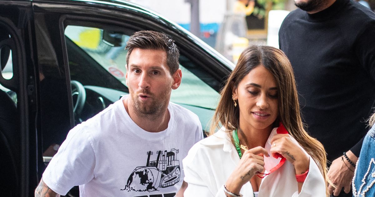 Exclusif - Antonella Roccuzzo (ensemble survêtement noir Adidas) sort ...