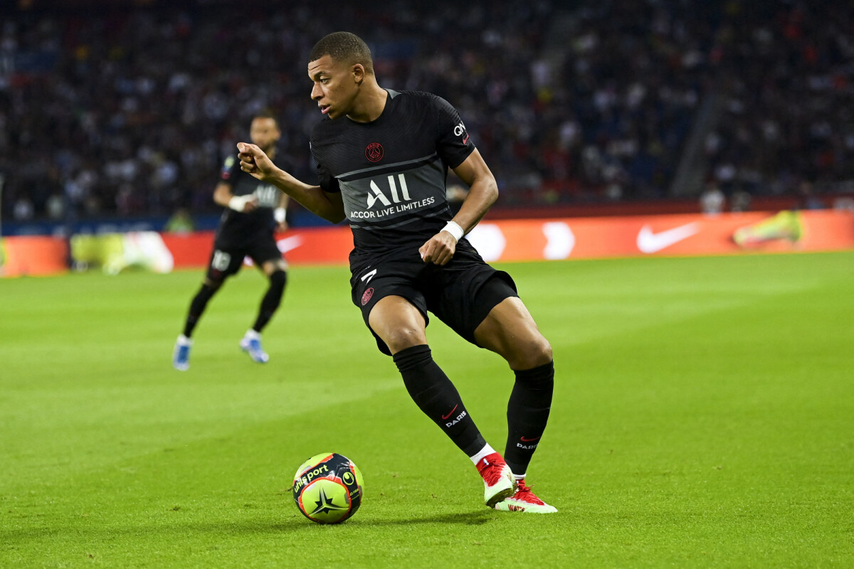 Photo : Kylian Mbappe (PSG) - Match de football ligue 1 Uber Eats PSG ...