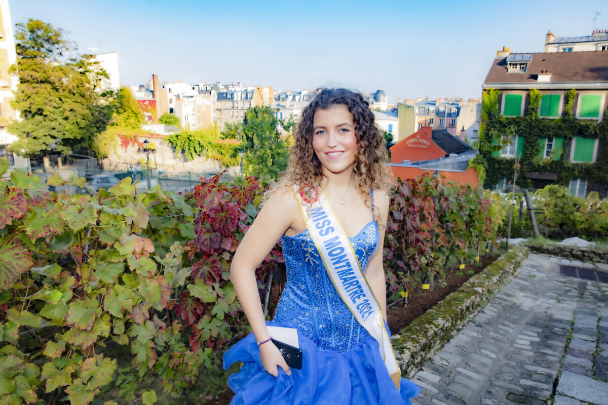Photo : Laura Druot (Miss Montmartre 2021) - Vendanges de Montmartre ...