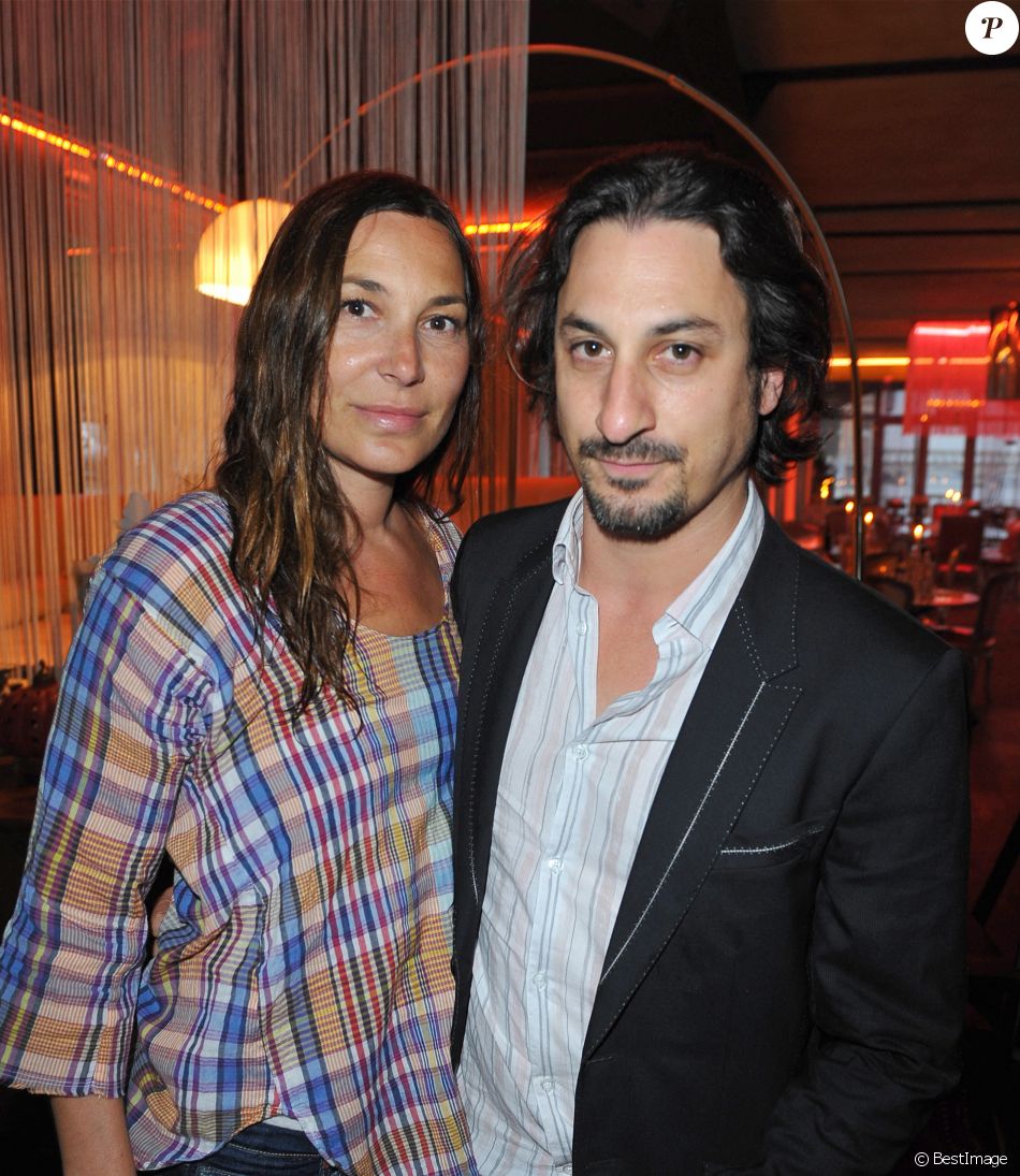 Archives : Zazie et son compagnon Philippe Paradis au café Barge à ...