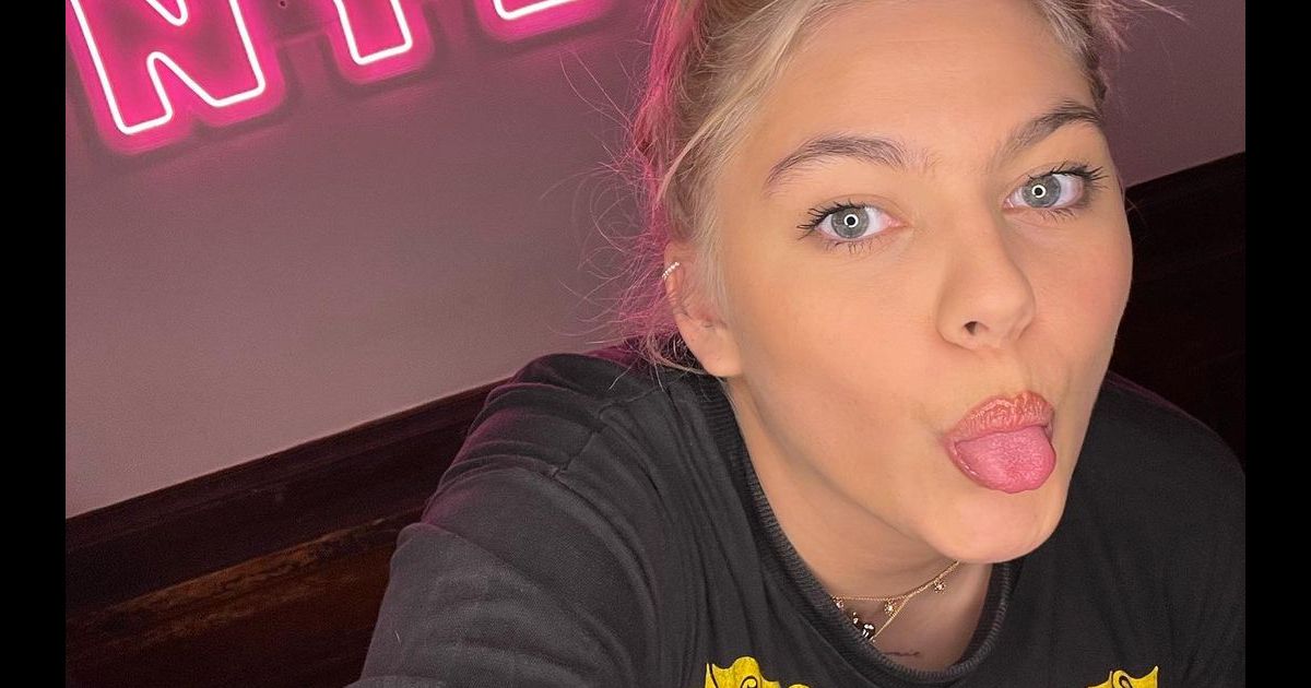 Louane sur Instagram. Le 15 décembre 2021. - Purepeople