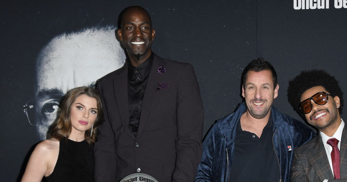 Julia Fox, Kevin Garnett, Adam Sandler et The Weeknd à l'avant-première ...