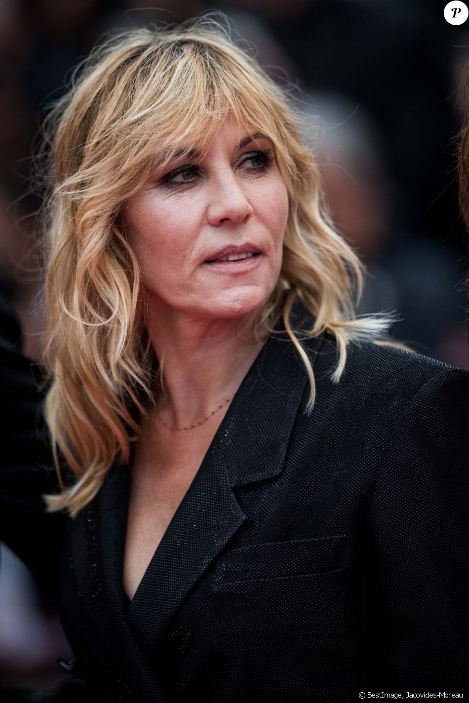 Mathilde Seigner - Montée des marches du film Les plus belles années d ...