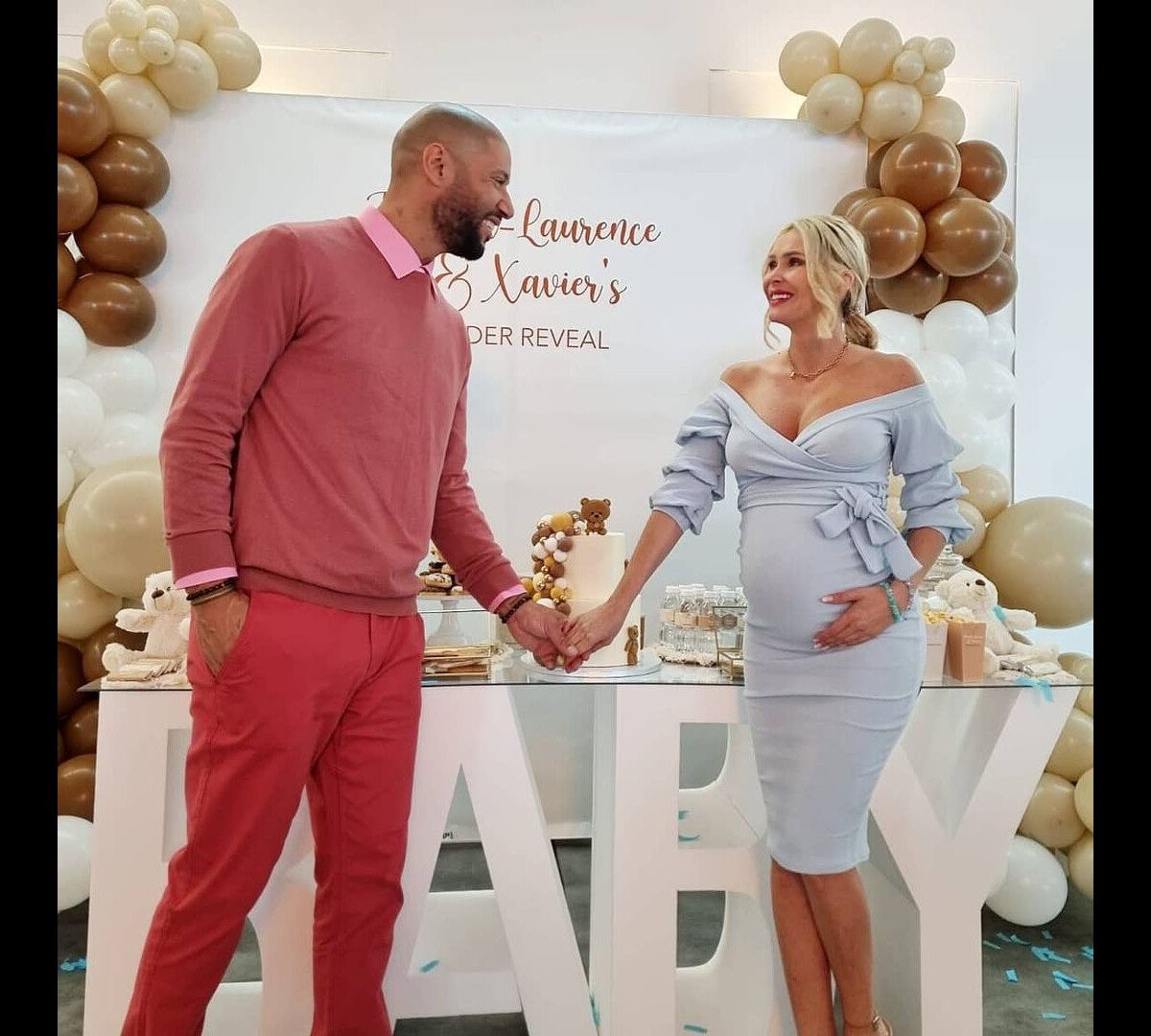 Photo : Tatiana Laurence enceinte de Xavier Delarue - Purepeople