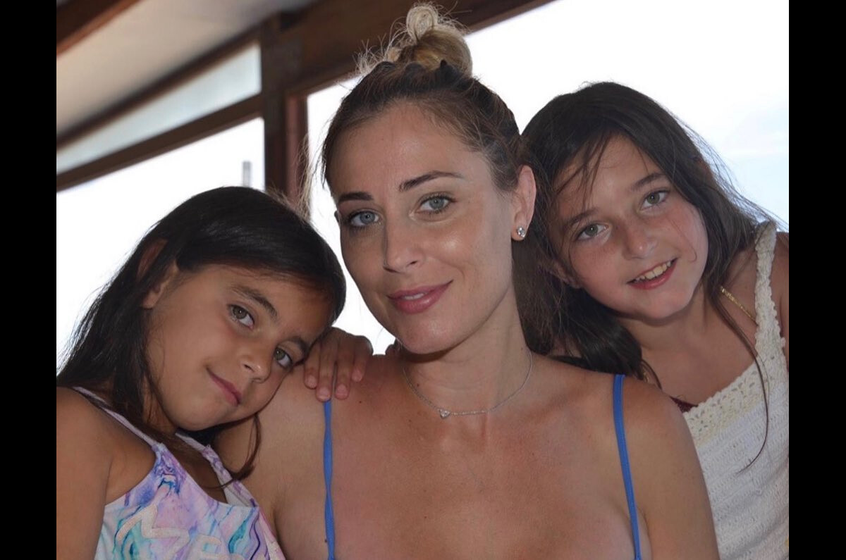 Photo : Magali Berdah avec Shelly et Victoria - Purepeople