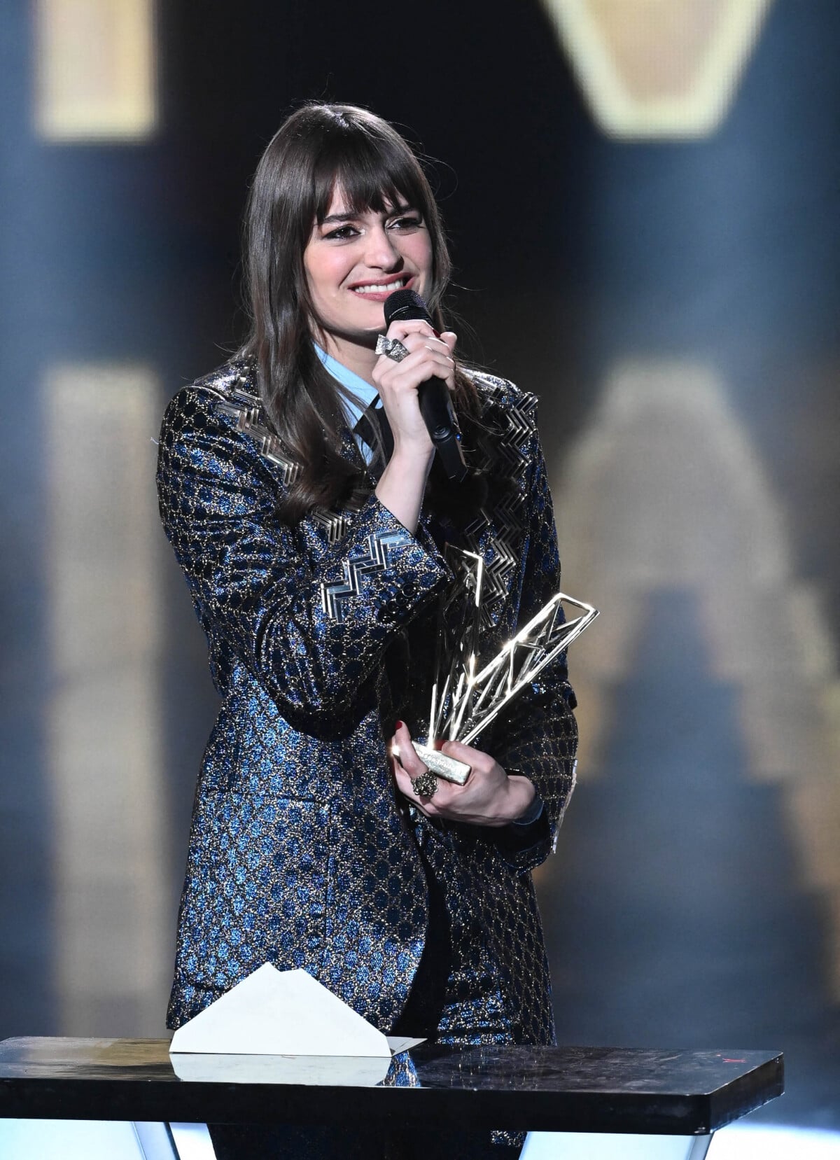 Photo : Clara Luciani (Artiste féminine de l'année et Album de l'année ...