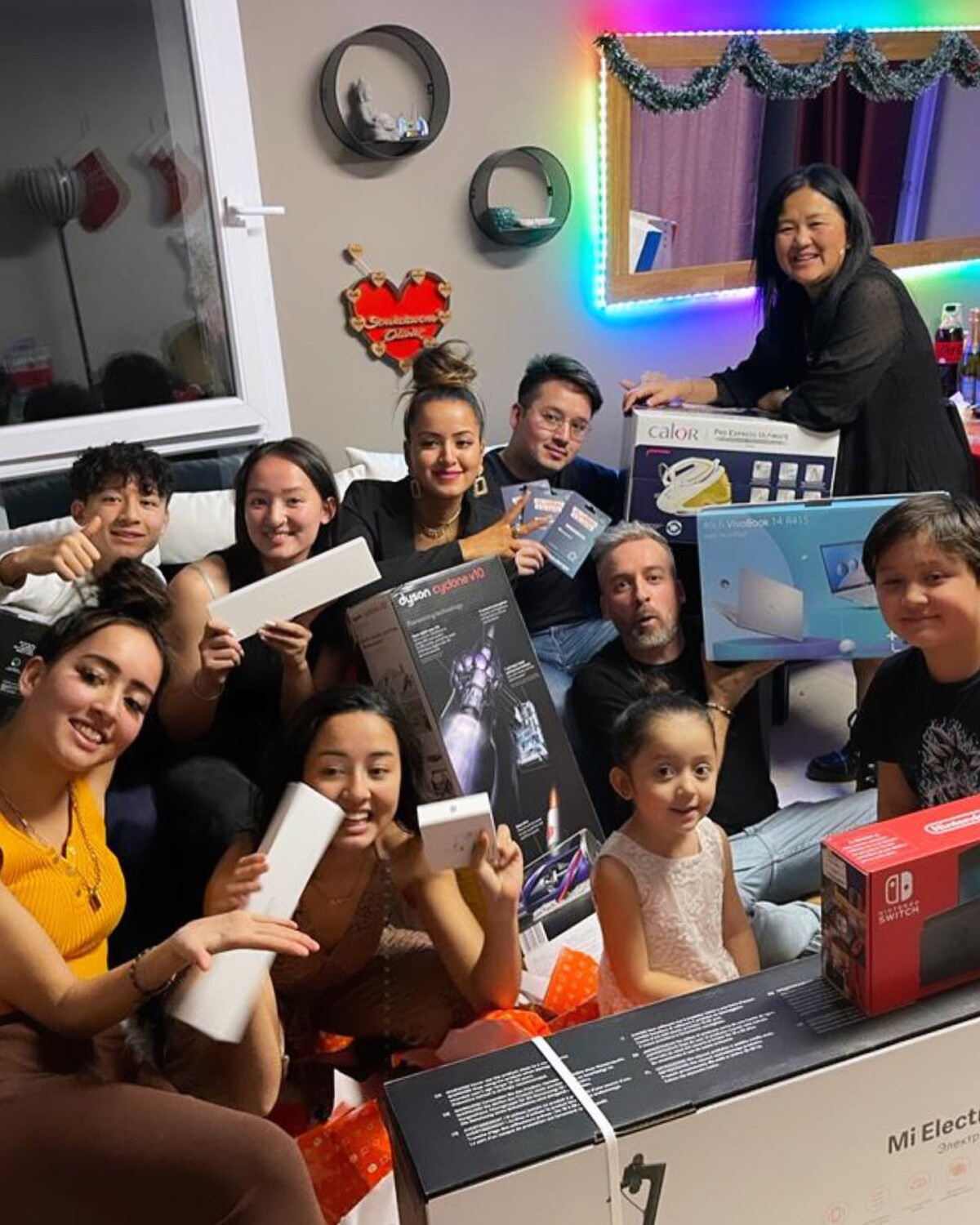Photo : La famille Gayat à Noël - Purepeople