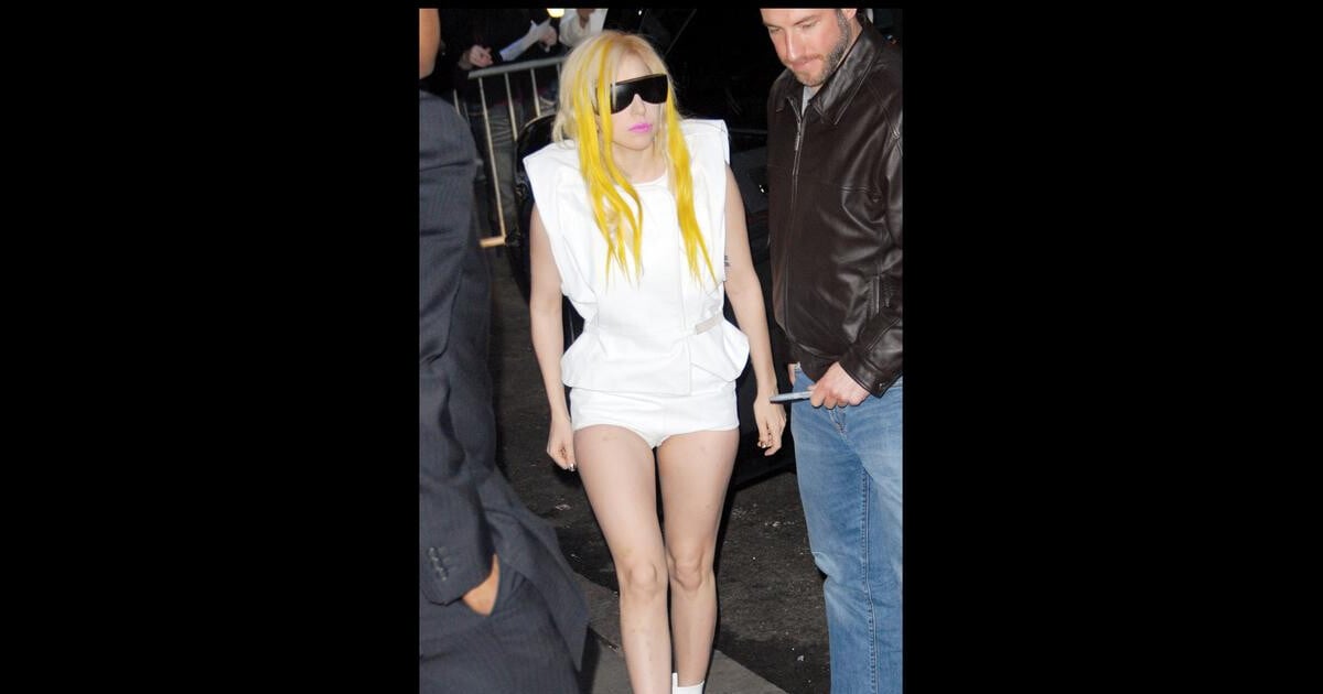 Lady Gaga : Mèches très rebelles et scarifications, elle plonge dans le ...