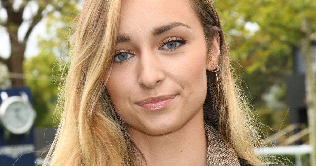 Emma Smet - People au Qatar Prix de l'Arc de Triomphe sur l'hippodrome ...