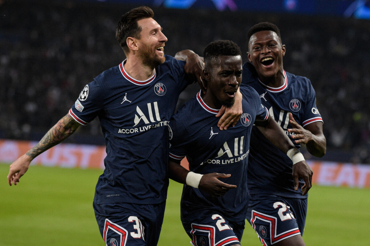 Photo : drissa Gueye ( 27 - PSG ) - Lionel Messi ( 30 - PSG ) - TAVARES MENDES ( 25 - PSG ...