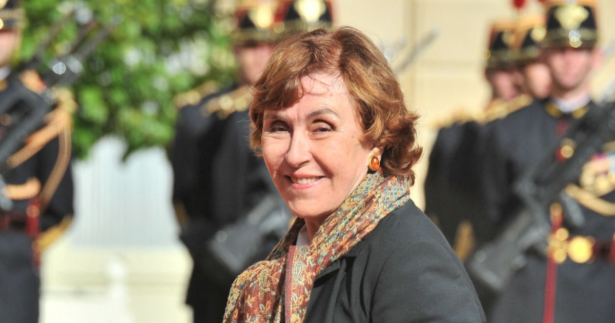 Edith Cresson lors de l'investiture de François Hollande en tant que ...