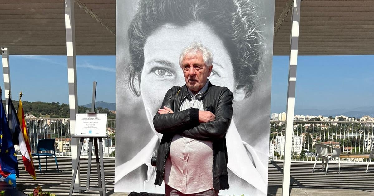 Daniel Angeli : Le célèbre paparazzi entouré de ses deux filles pour un ...