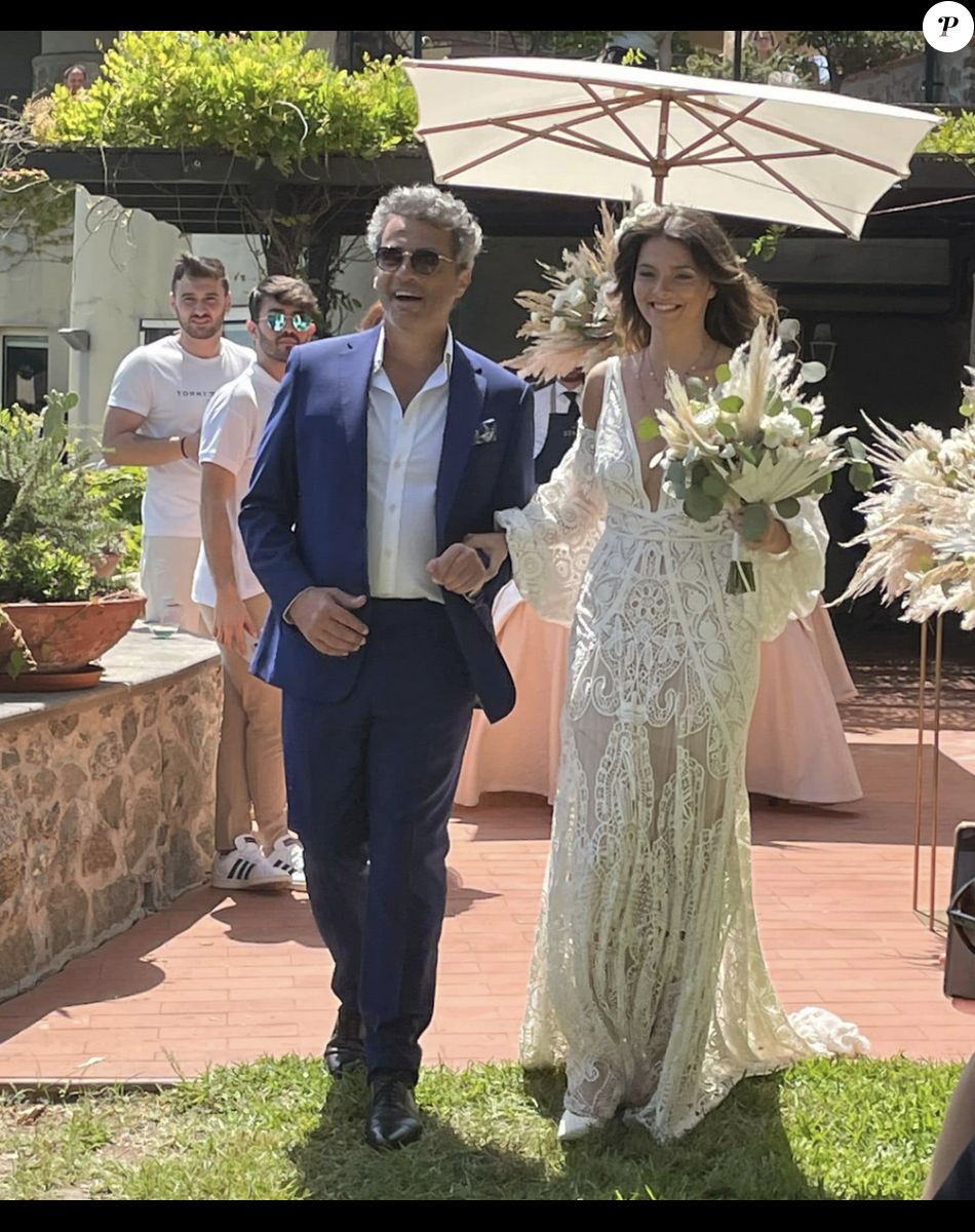 Julien Cohen A Marié Sa Fille Carla Des Photos Dévoilées La Jeune