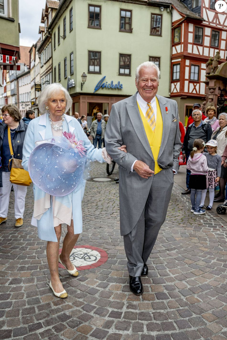 Prinz Michael-Benedikt von Sachsen-Weimar-Eisenach und Fürstin Leonille ...