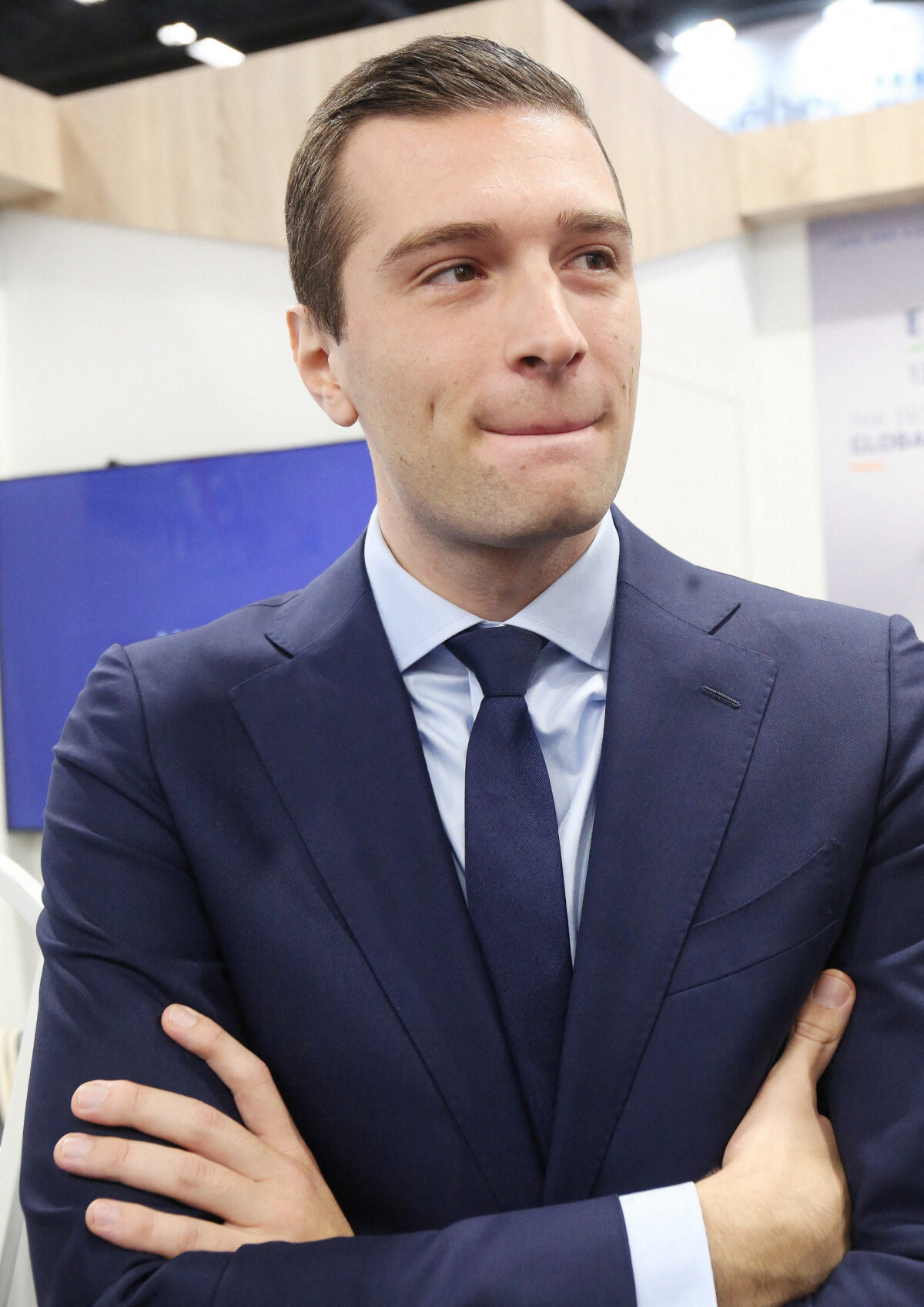 Photo : Jordan Bardella, président par intérim du Rassemblement ...