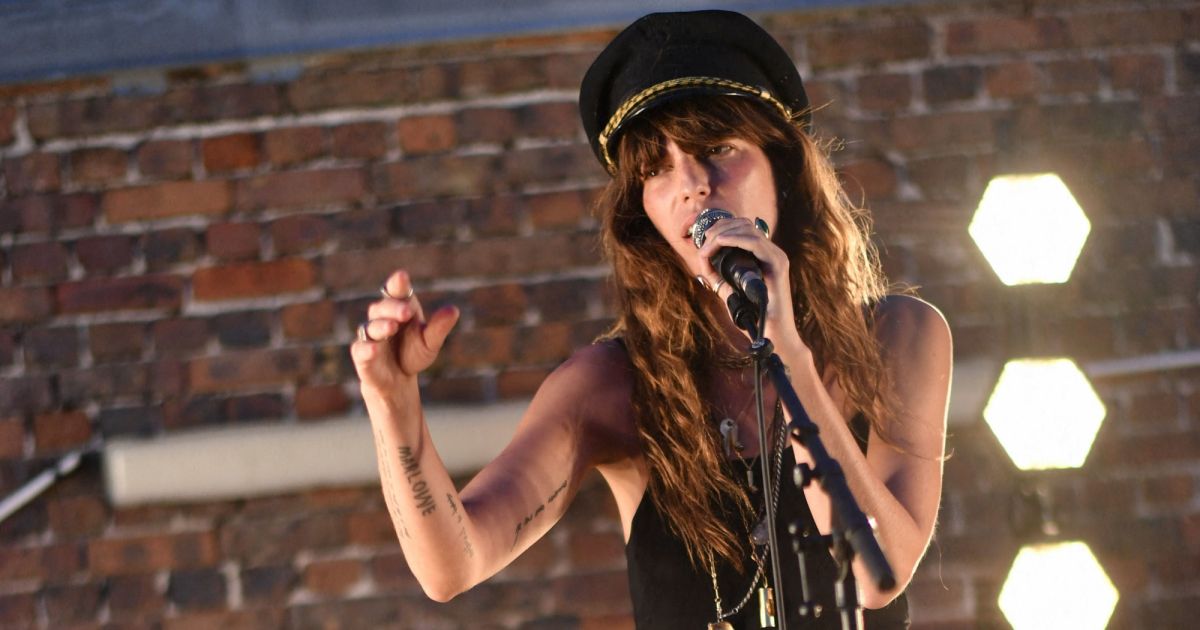Exclusif - Lou Doillon en concert lors de la soirée de présentation de ... Exclusif - Lou Doillon en concert lors de la soirée de présentation de ...
