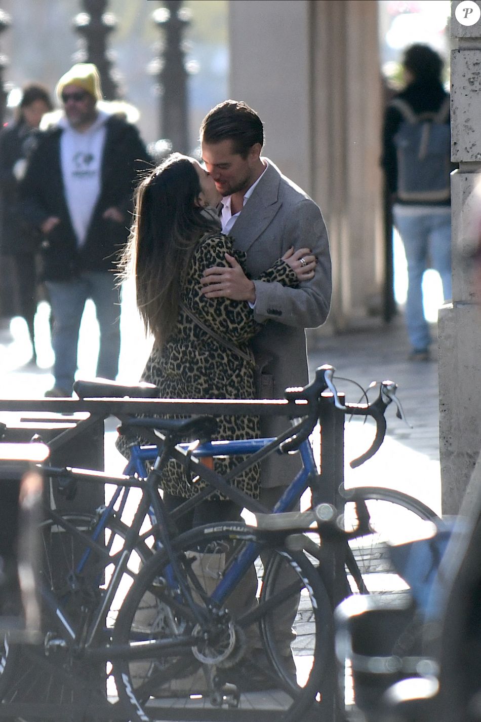 Exclusif - Capucine Anav et son compagnon Victor sont allés choisir ...