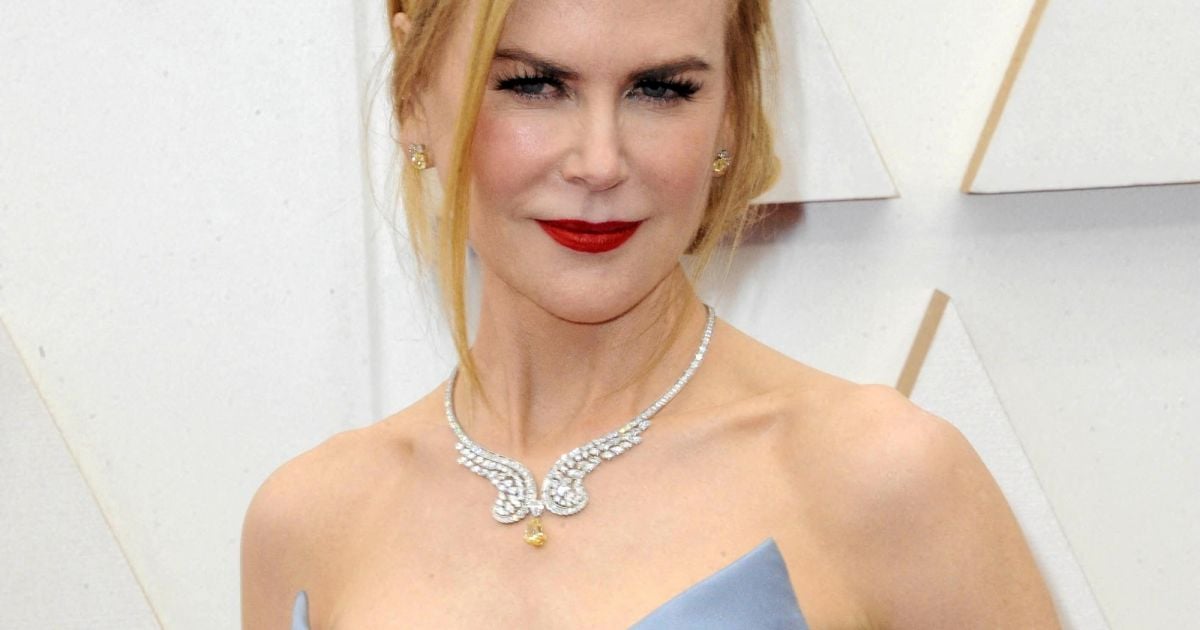 Nicole Kidman très musclée en mini jupe : son look mini affole la toile ...