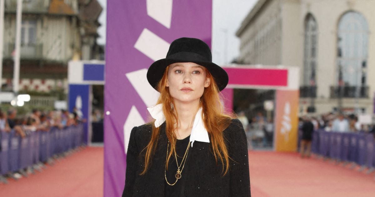 Astrid Bergès-Frisbey - Première du film Armaggedon Time lors de la 48e ...