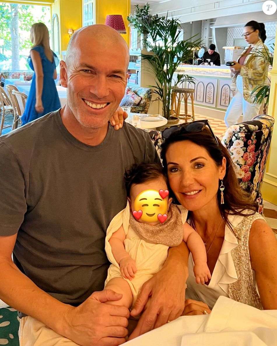 Zinédine Zidane et sa femme Véronique avec leur petite fille, Sia ...