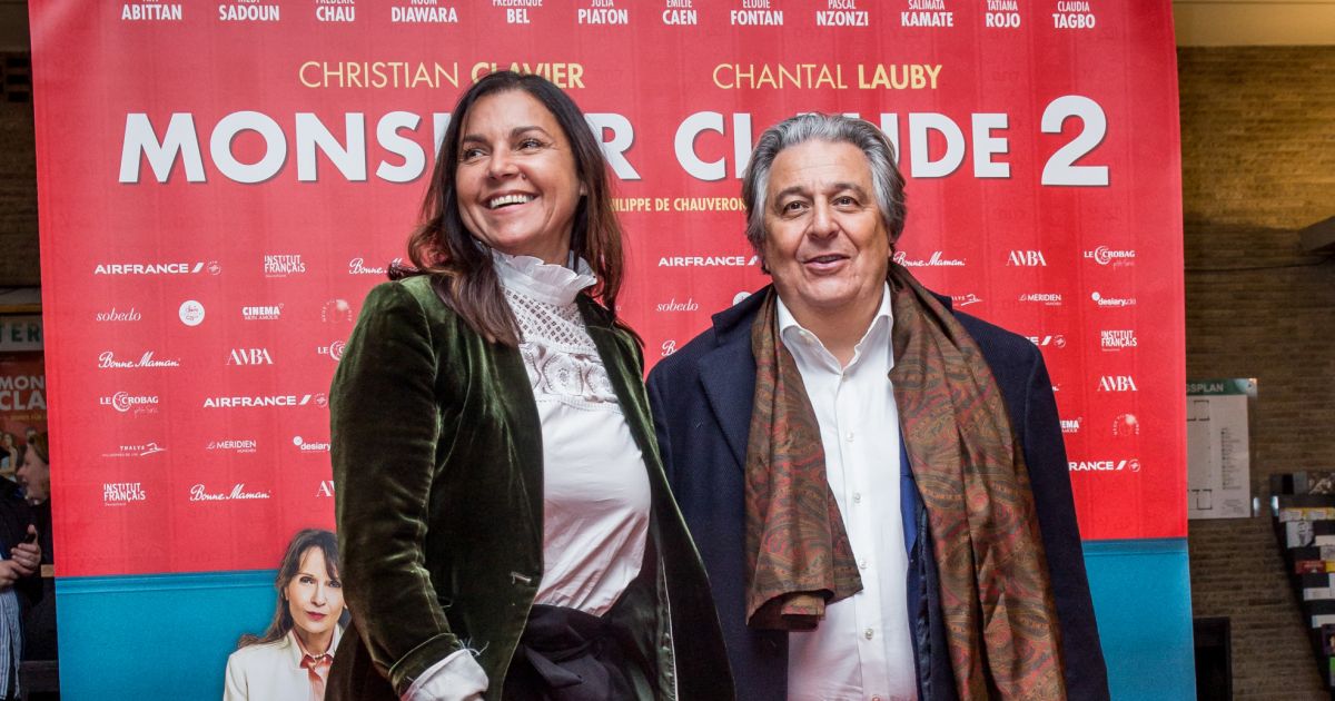 Christian Clavier et sa compagne Isabelle de Araujo - Première du film ...