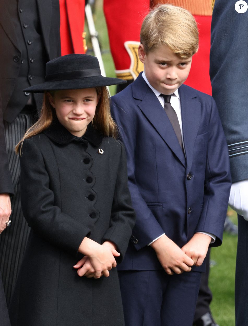 La princesse Charlotte et le prince George de Galles - Procession du ...