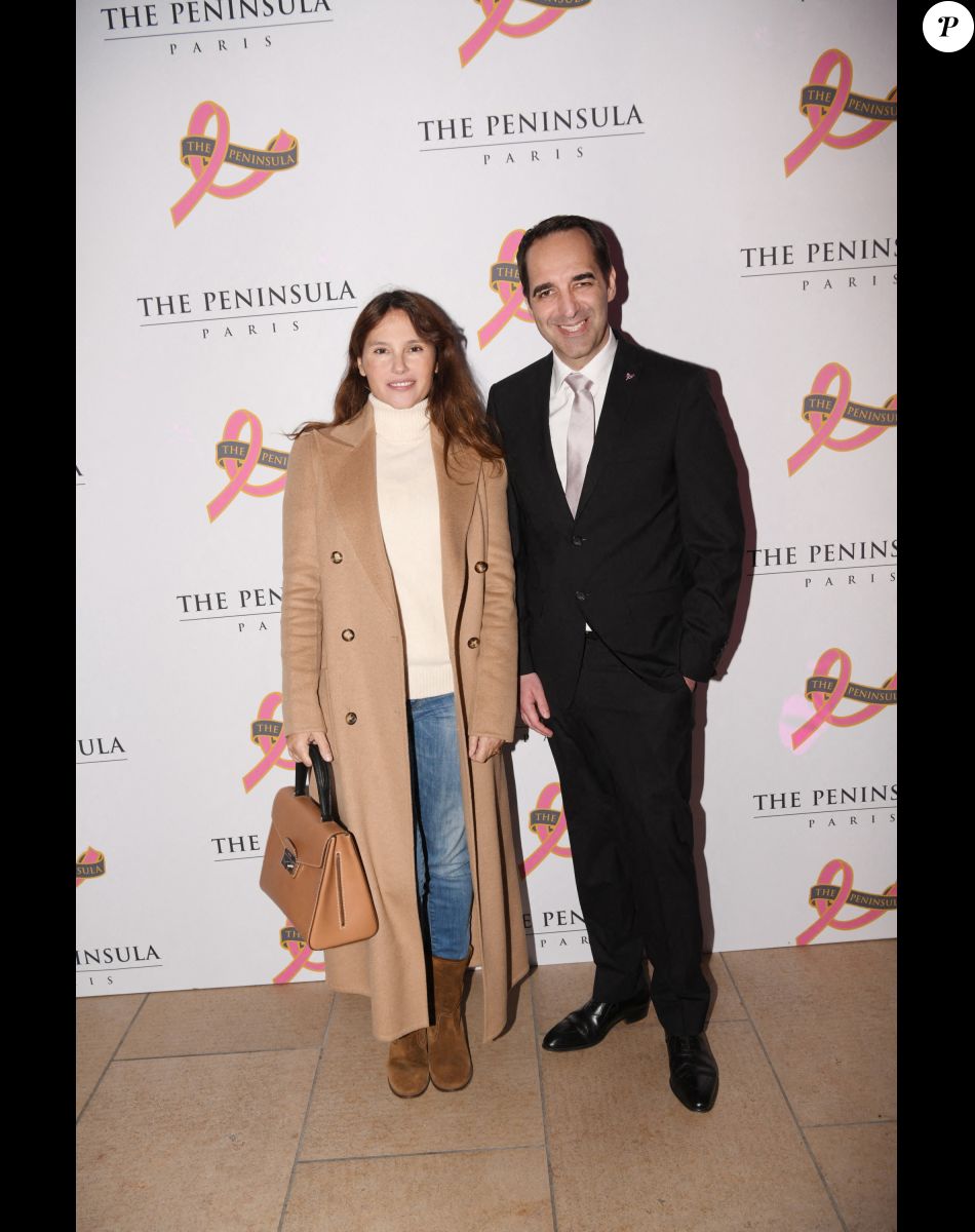 Faustine Bollaert sensuelle en bustier, Camille Lacourt et sa compagne ...