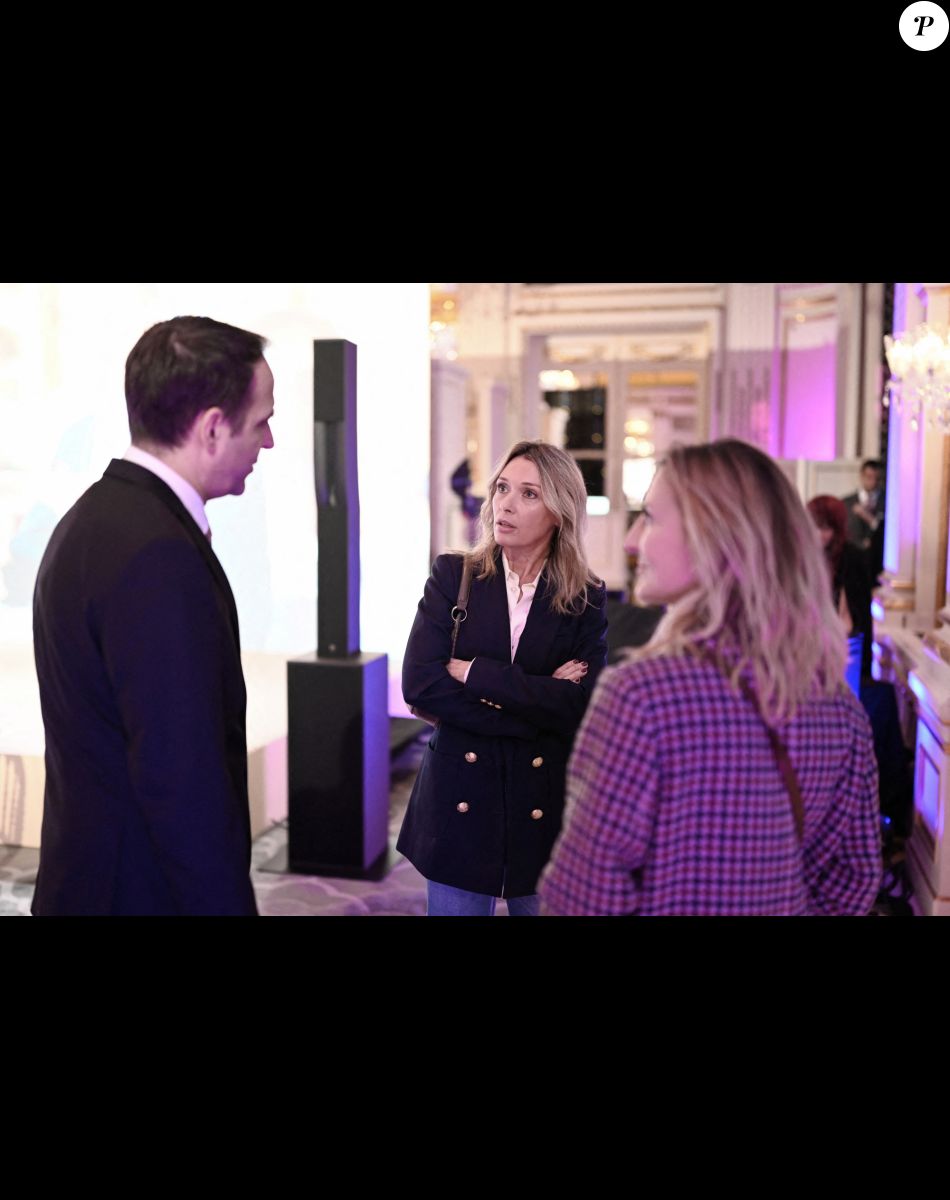 Faustine Bollaert sensuelle en bustier, Camille Lacourt et sa compagne ...