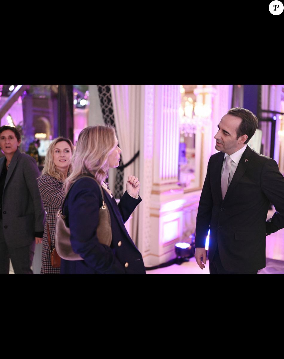 Faustine Bollaert sensuelle en bustier, Camille Lacourt et sa compagne ...