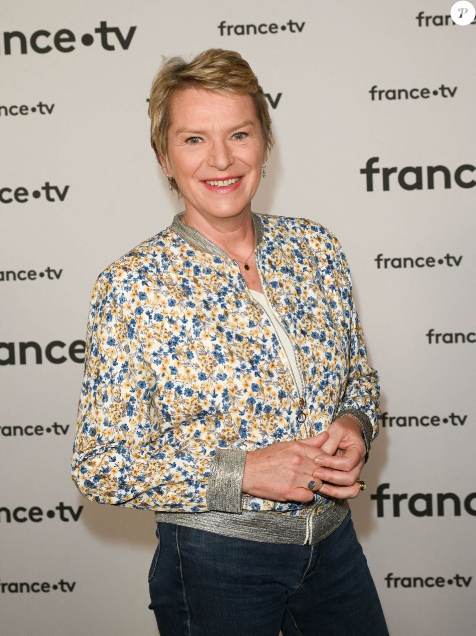 Elise Lucet au photocall pour la conférence de presse de rentrée de ...