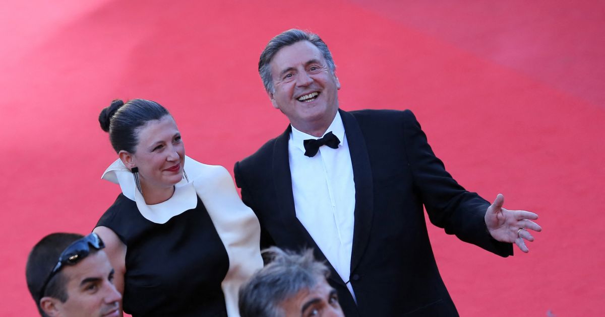 Aude Ambroggi et Daniel Auteuil - Montee des marches du film La Venus a ...
