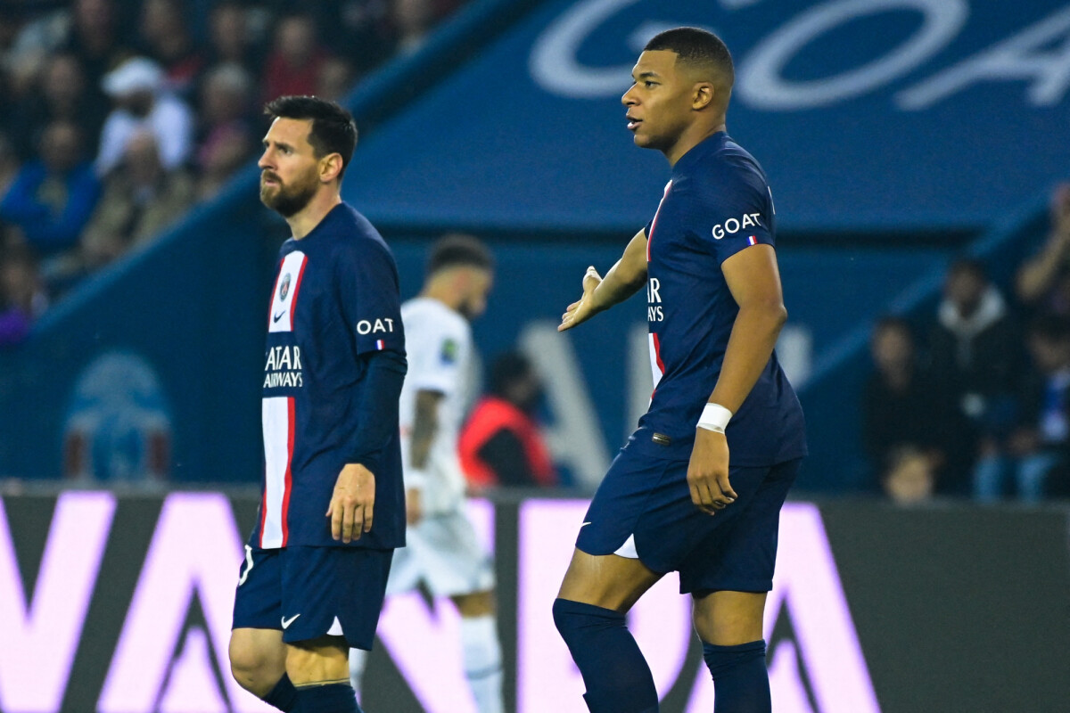 Photo : Kylian Mbappé - Lionel Leo Messi ( 30 - PSG ) - - Match de Ligue 1 Uber Eats "PSG -OM ...