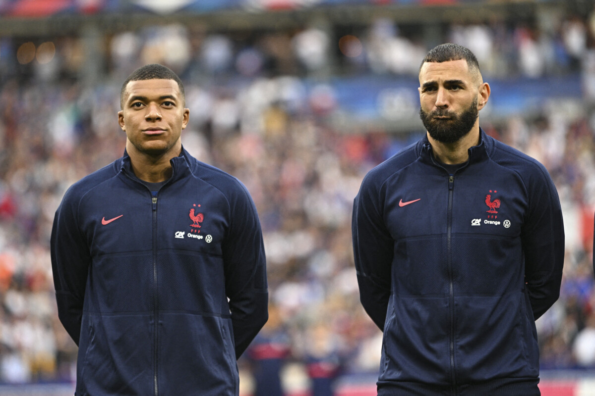 Photo : Kylian Mbappe (France) / Karim Benzema (France) lors du match ...