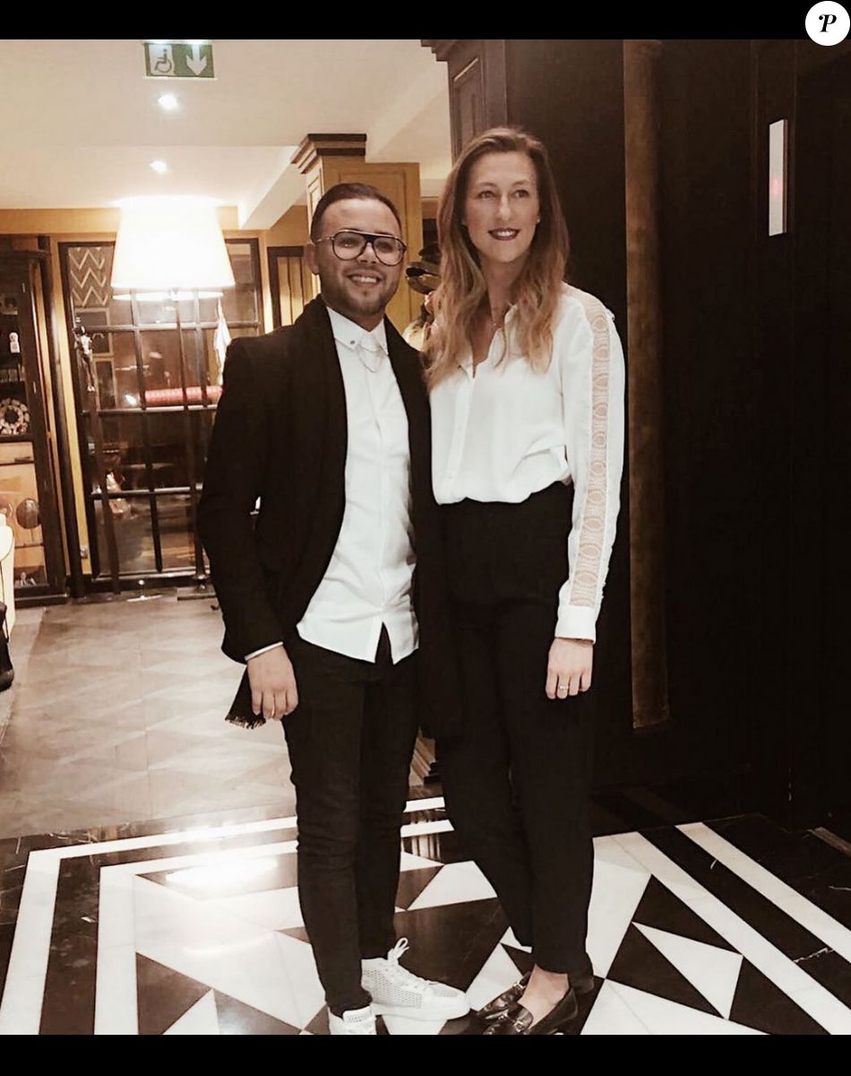 Camille Cerf dévoile enfin des clichés de sa splendide tenue pour le ...