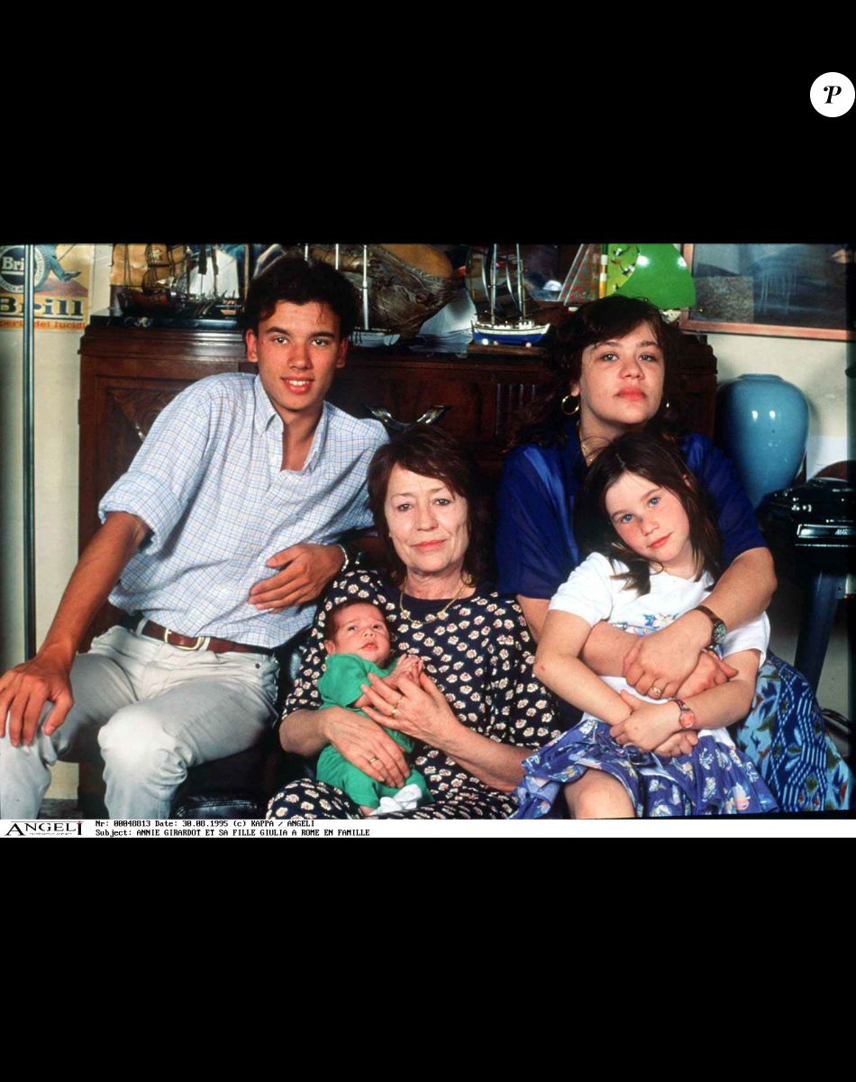 Mort d'Annie Girardot, sa fille soulagée : "C'est la plus belle chose ...