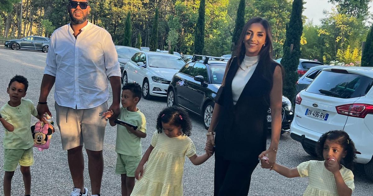 Rofrane Bambara et Nacer avec les quadruplés - Purepeople