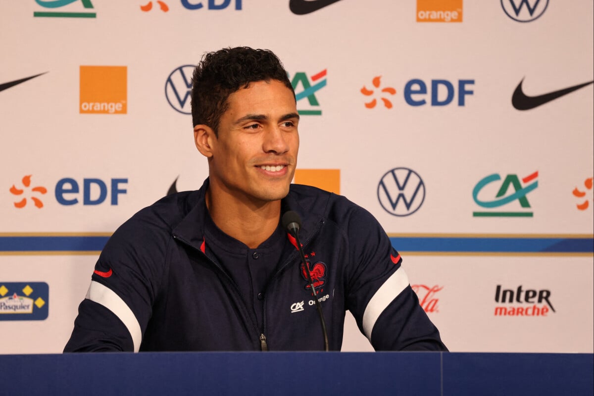 Photo : Raphaël Varane - L'équipe de France de football en conférence ...