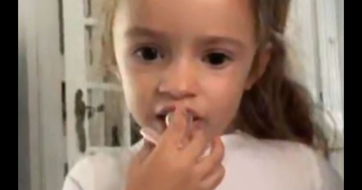 Ruby, la fille de Carla et Kévin Guedj - Purepeople