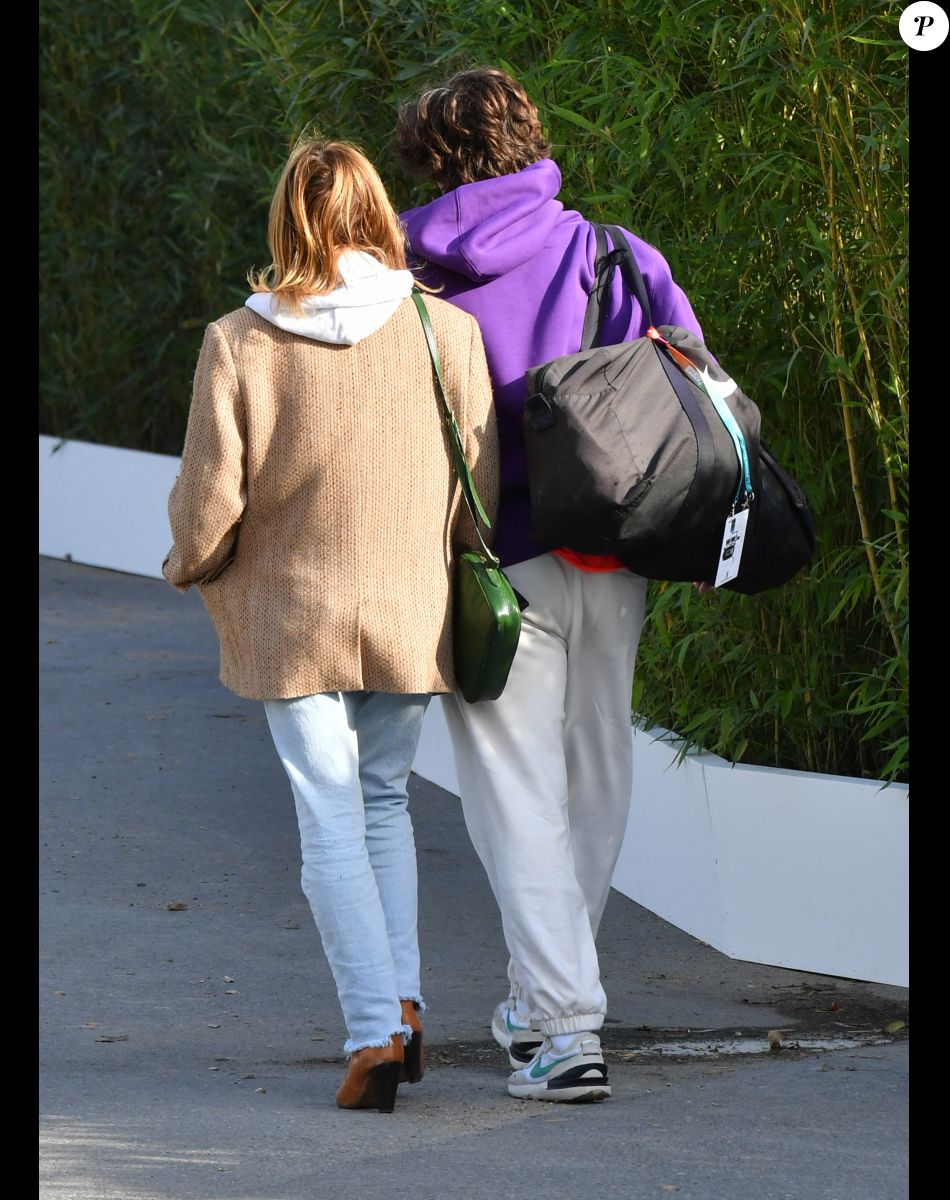 Axelle Laffont radieuse : rare apparition avec son jeune amoureux, le ...