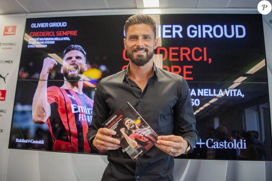 Olivier Giroud en conférence de presse pour la sortie en Italie de son ...