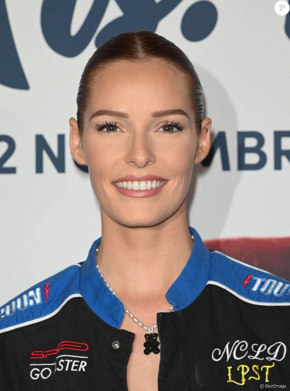 Maëva Coucke (Miss France 2018) - Avant-première du film Une robe pour ...