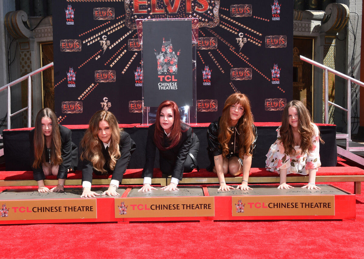 Photo : Finley Lockwood, Lisa Marie Presley, Priscilla Presley, Riley ...