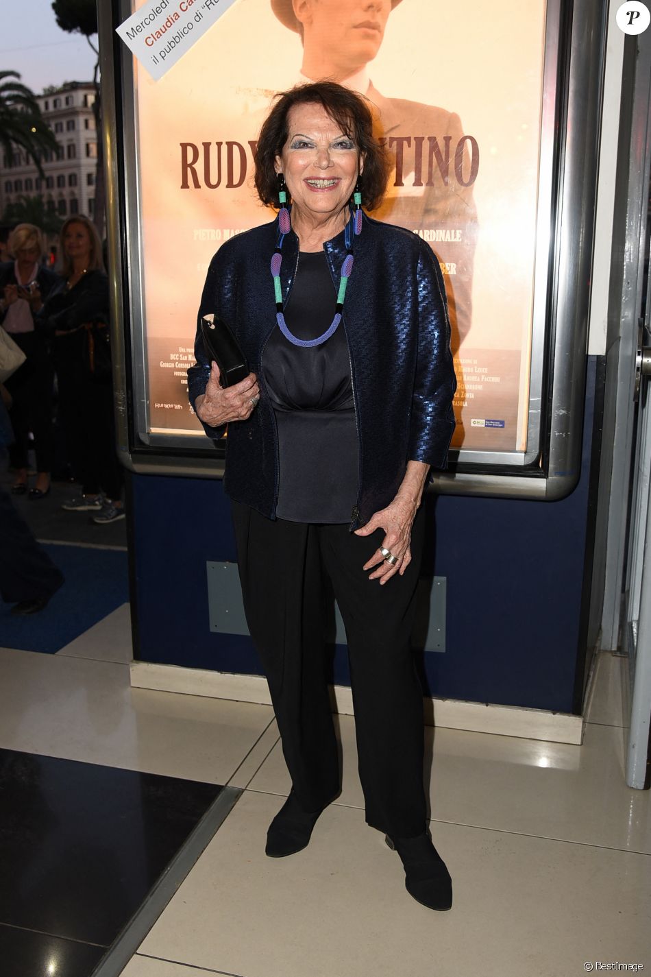 Claudia Cardinale à la première de Rudy Valentino à Rome, le 23 mai ...