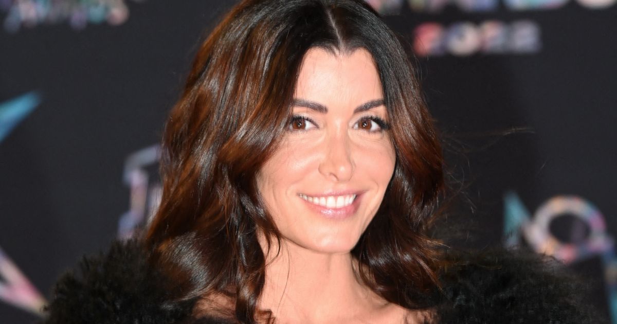 Jenifer au photocall de la 24ème édition des NRJ Music Awards (NMA) au ...
