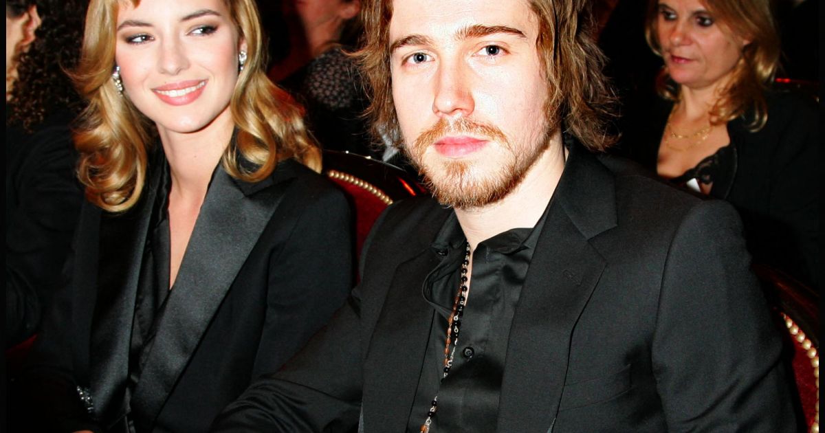 Louise Bourgoin et Julien Doré lors de la cérémonie des César en 2008 ...