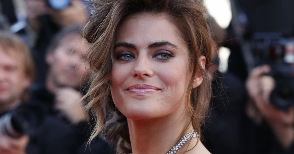 Alyson Le Borges (fille de Anthony Delon) - Montee des marches du film ... Alyson Le Borges (fille de Anthony Delon) - Montee des marches du film ...