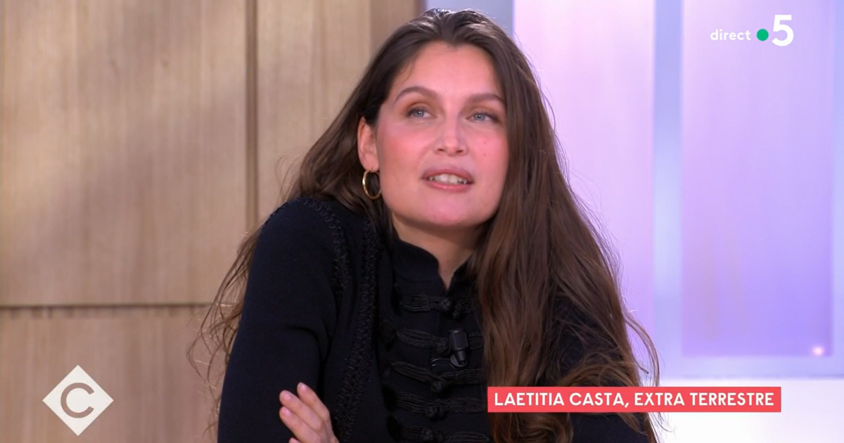 Laetitia Casta dans C à Vous. - Purepeople